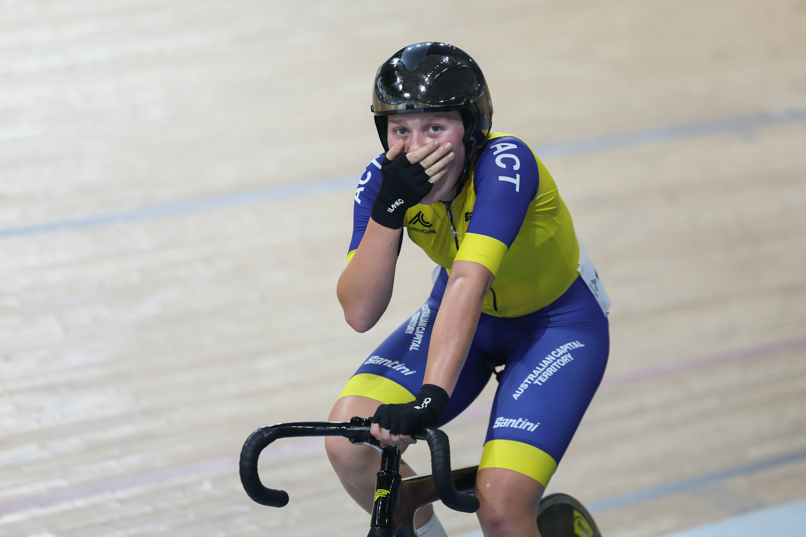 'What the hell is happening': Lauren Bates shocks herself with points ...