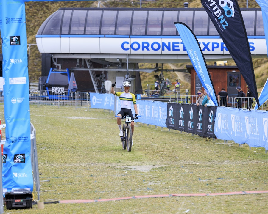 Sam Fox dethrones eight-time Oceania Champion in Queenstown | AusCycling