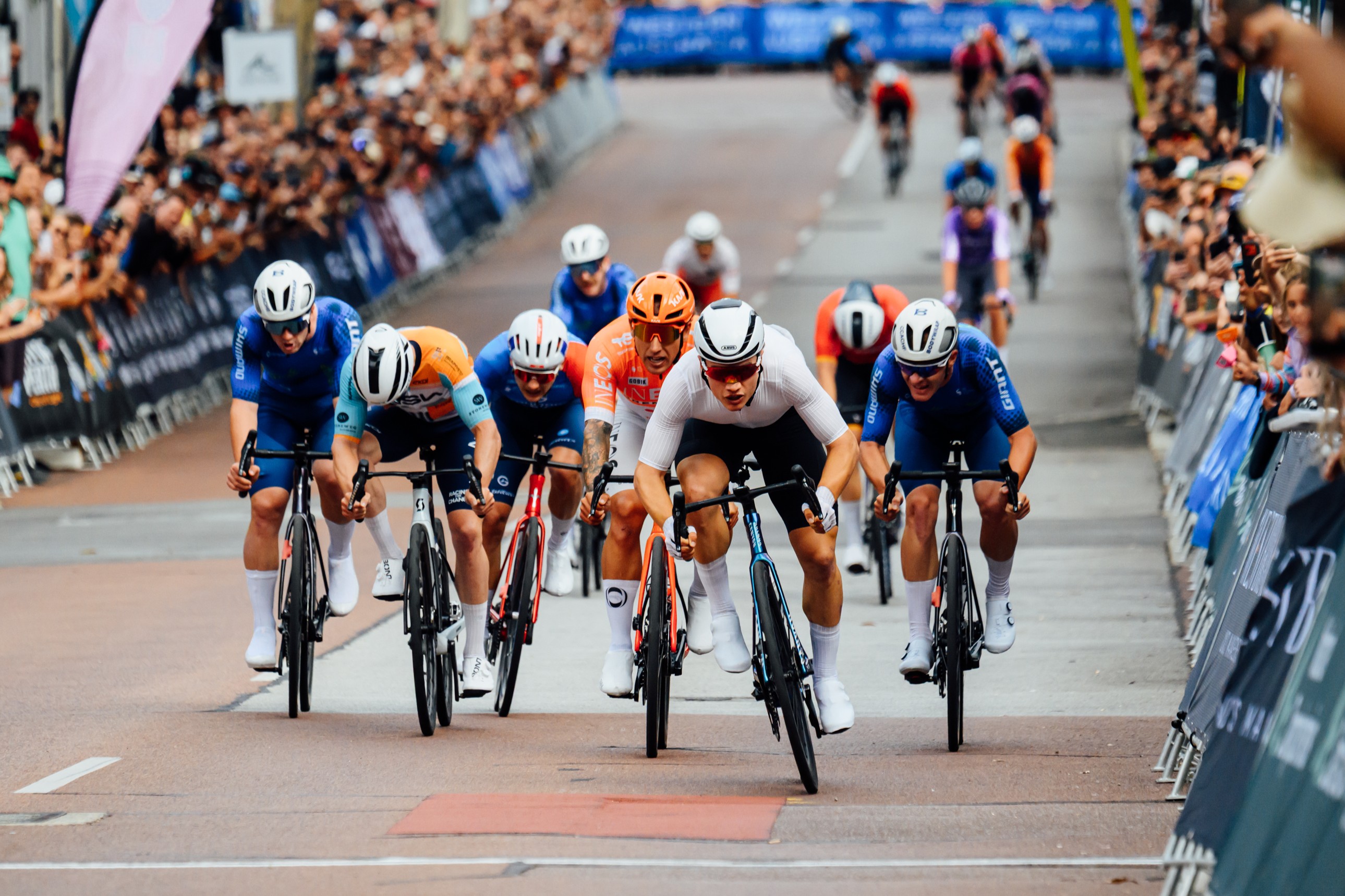Jensen Plowright wins criterium in front of roaring Perth crowd | Road ...
